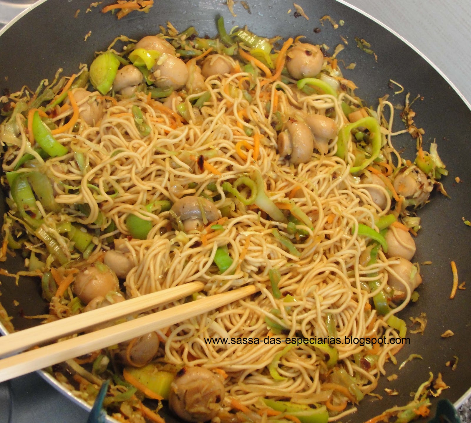 A Sassa das Especiarias: Massa chinesa com pimentas