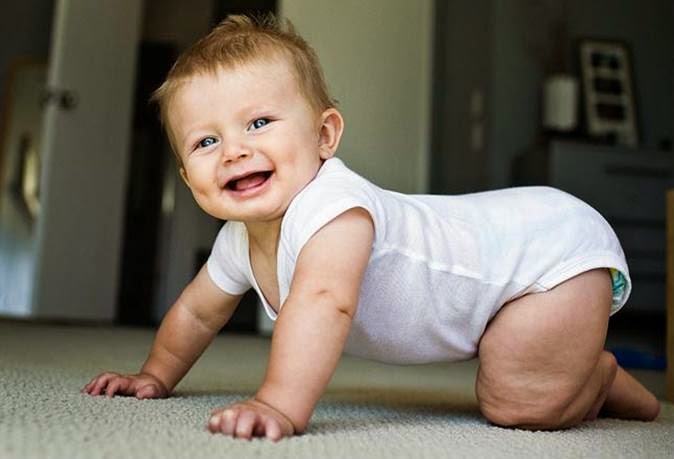 8 SEBAB MENGAPA BAYI ANDA PERLU MERANGKAK - CUTE AND BEAUTY