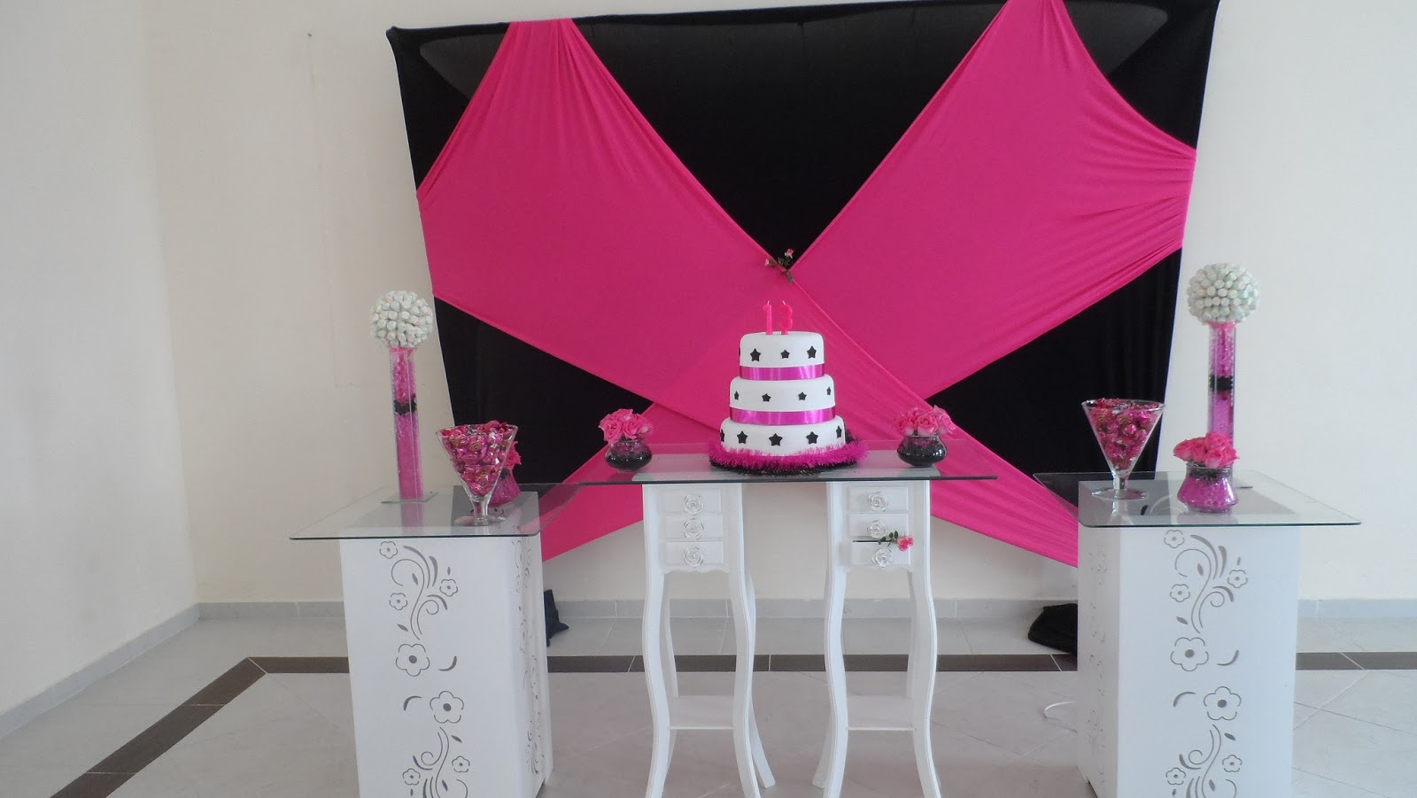 SPAZIO GUARESI BUFFET: FESTA TEEN,DECORAÇÃO COM LUMINARIA DE FIBRA ...