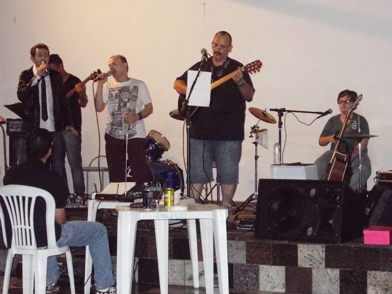 Banda Rito Popular: Participação do cantor inglês Mitch Colin