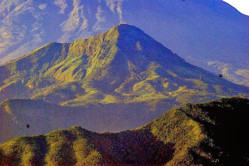 Gunung Merbabu Dan Misterinya - SEJUTA TIPS