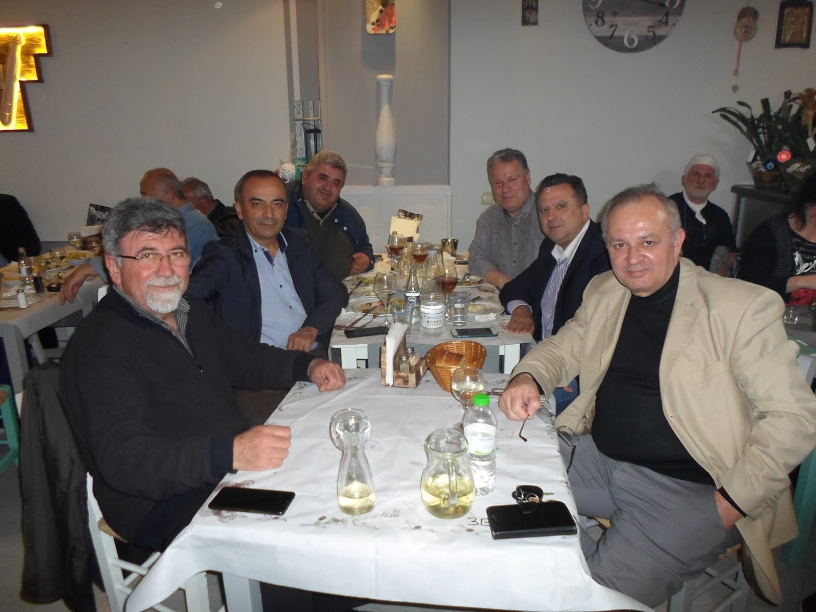 ΛΕΥΤΕΡΙΑ: ΚΑΤΕΡΙΝΗ: Ο ΚΩΣΤΑΣ ΚΑΡΑΠΑΝΑΓΙΩΤΙΔΗΣ ΜΕ ΤΗΝ ΠΑΡΕΑ ΤΟΥ (ΦΩΤΟ ...