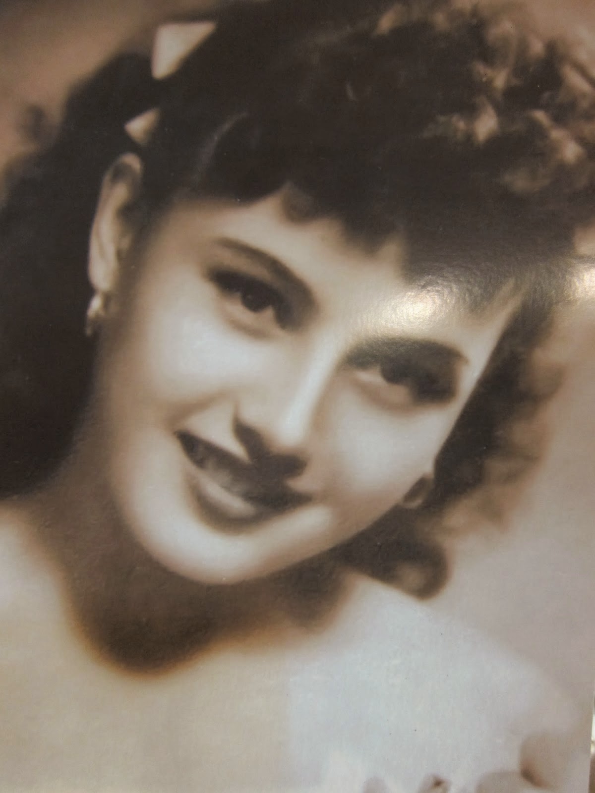 EDGAR EBRO's: ENCYCLOPEDIA OF PHILIPPINE ACTORS: Delia Razon (August 8 ...