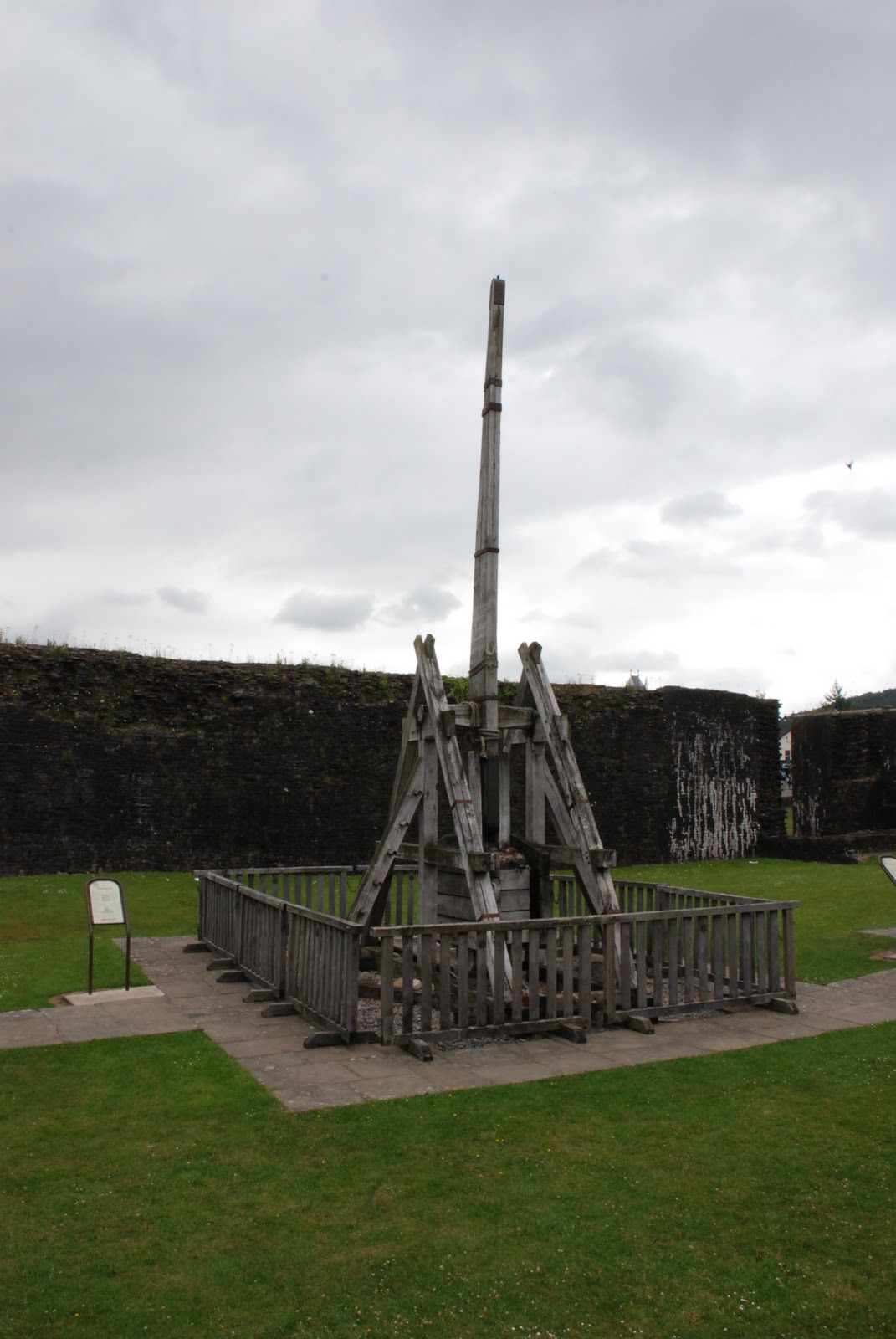 Elizabeth Victoria Wallace: Siege Weapon Engines at Caerphilly Castle ...