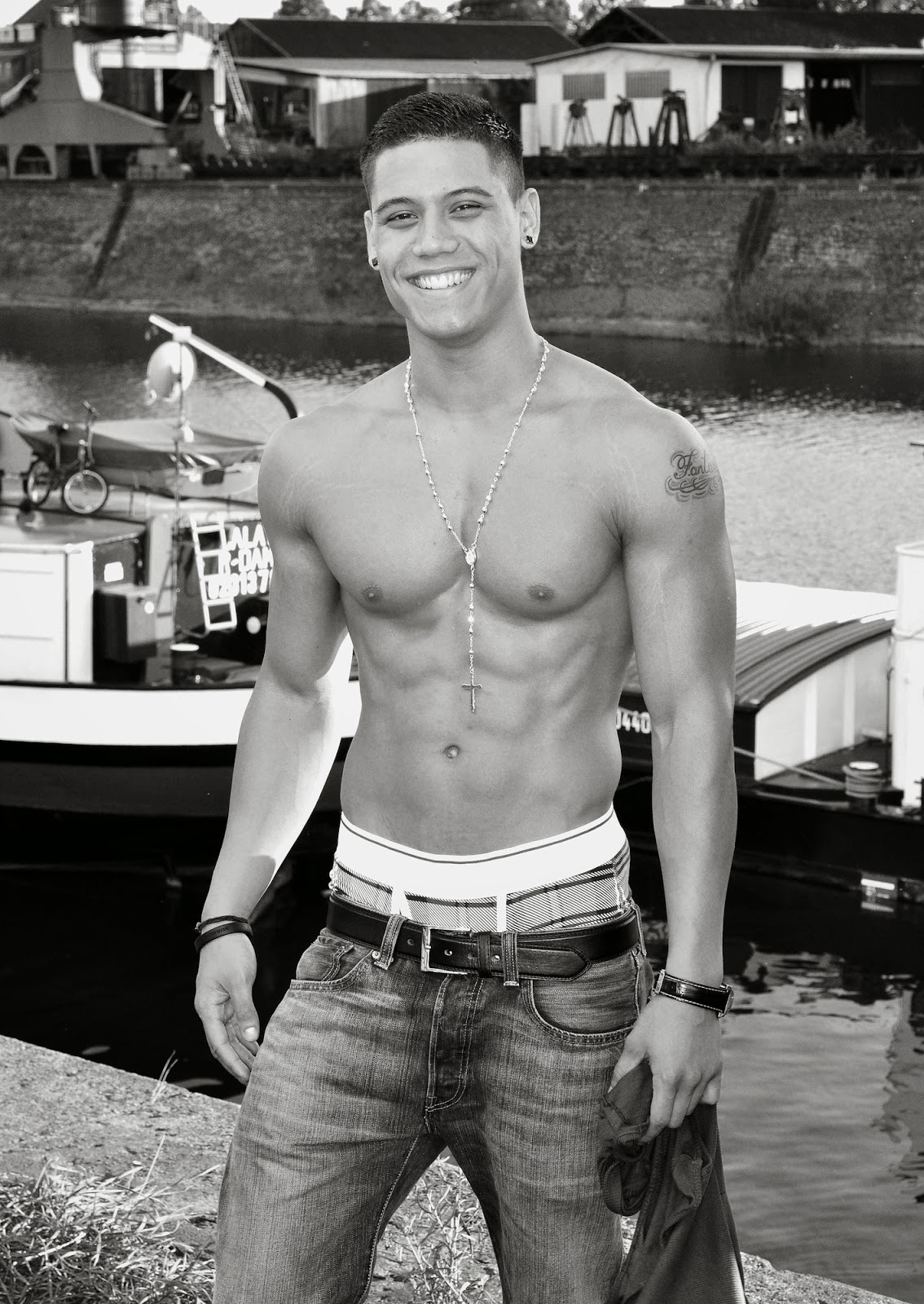 Celeb Saggers: TeeJott Model Mercutio