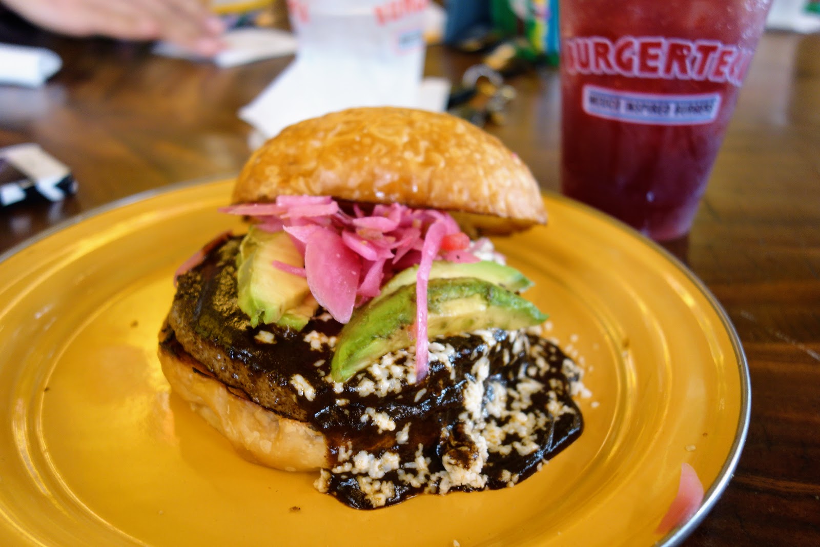 Burgerteca [Eat] - Treast | Irasema Ortiz