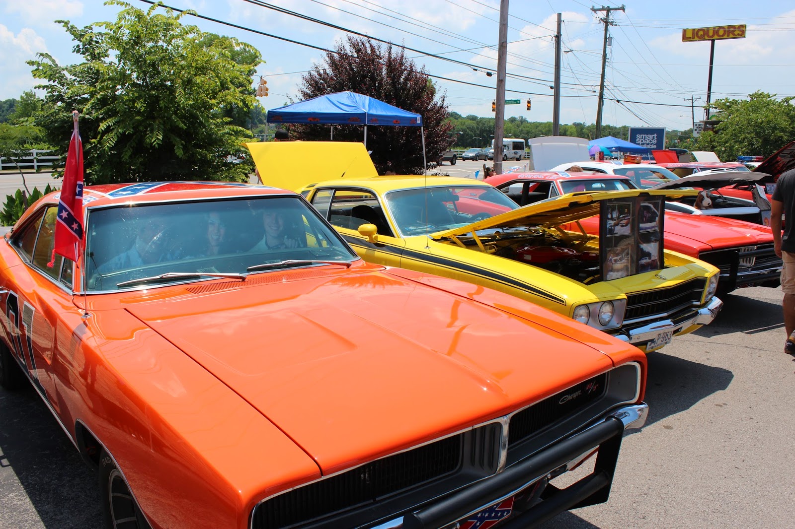 Dukes of Hazzard Collector: Dukes of Hazzard Fan Fair - The Hazzard Cars