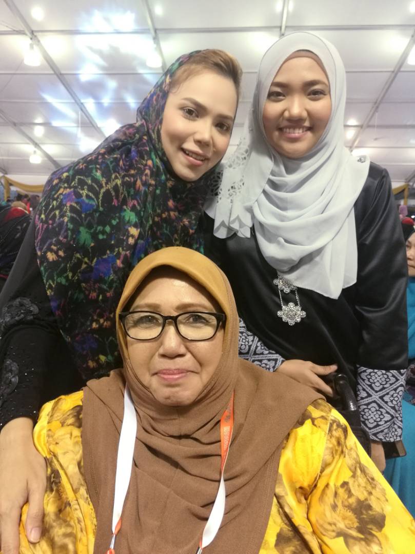 Farahdhiya & Farah-Nadia