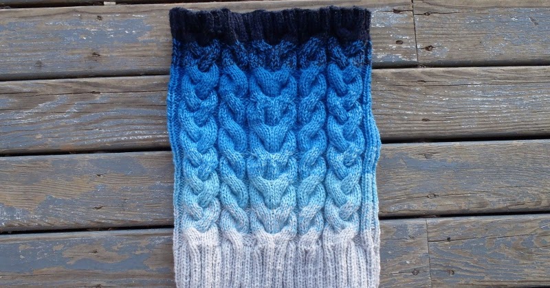 Stana's Critters Etc.: Knitting Pattern for Gradient Cable Cowl