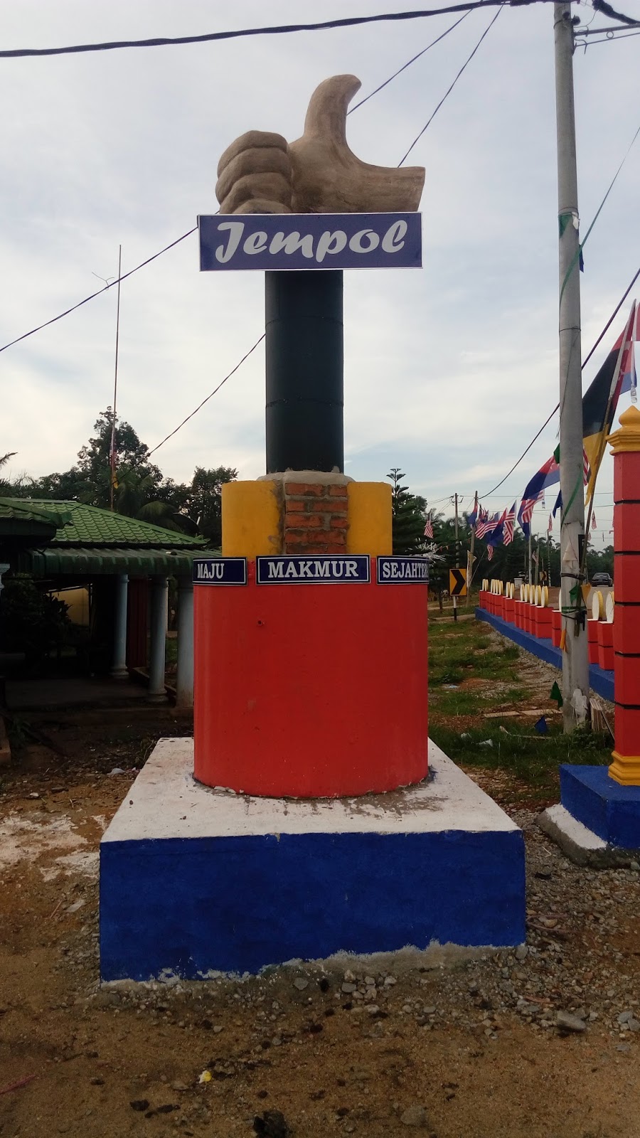 MERCU TANDA DAN LOGO ~ Kampung Parit Tengah, Batu 18 Air Hitam