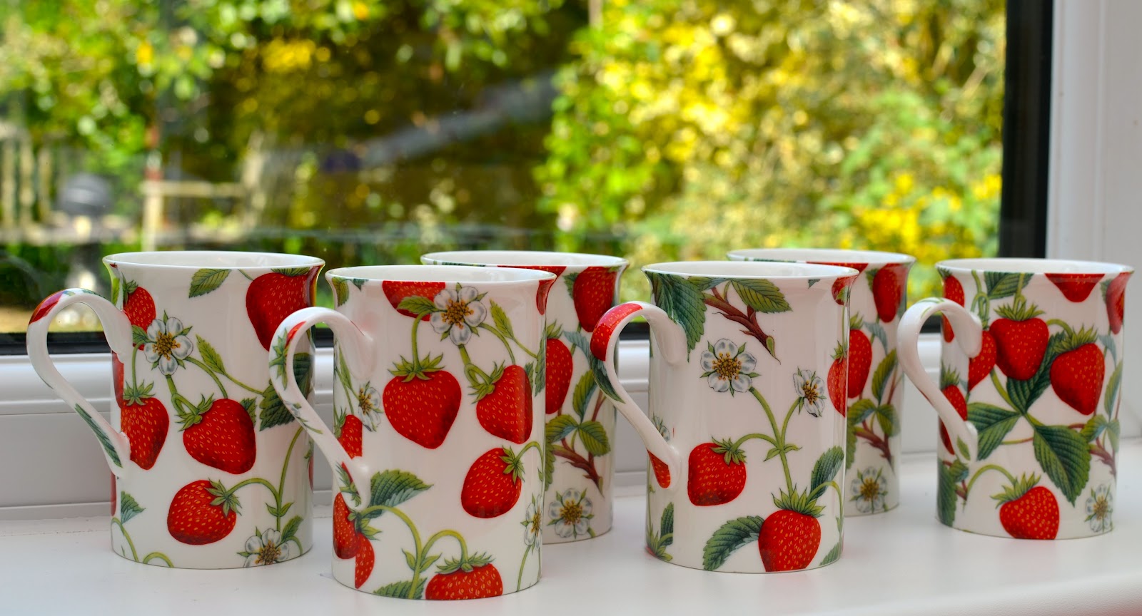 Kitch 'n' Chic: 6 x Mugs by Heron Cross Pottery