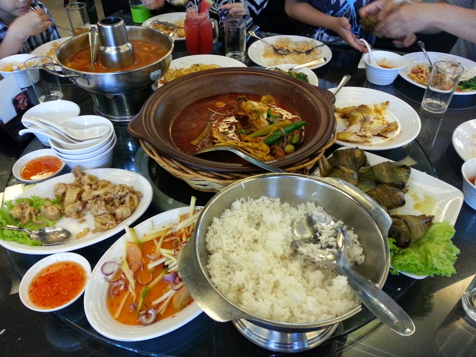 Makan Bersama Keluarga Di Restoran Pen Mutiara, Penang | Maria Firdaus