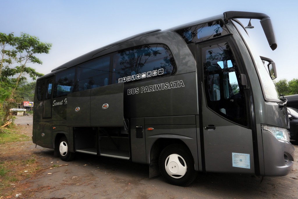 ISUZU ELF MEDIUM BUS PALING IRIT - DEALER ISUZU CIKARANG BEKASI ...