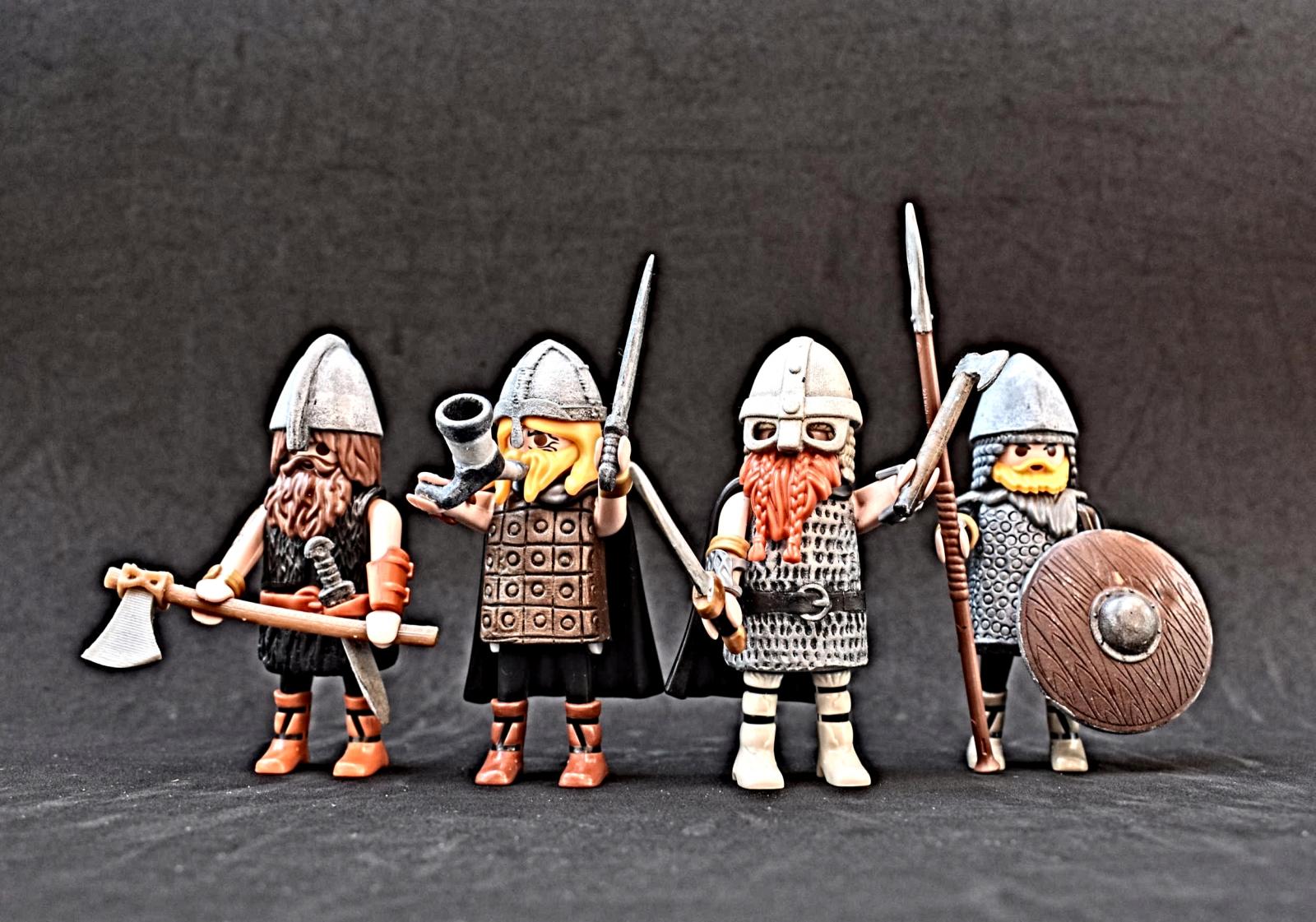 MOP - MAD ON PLAYMOBIL : PLAYMOBIL CUSTOM NORMAN & VIKING BODIES (II)