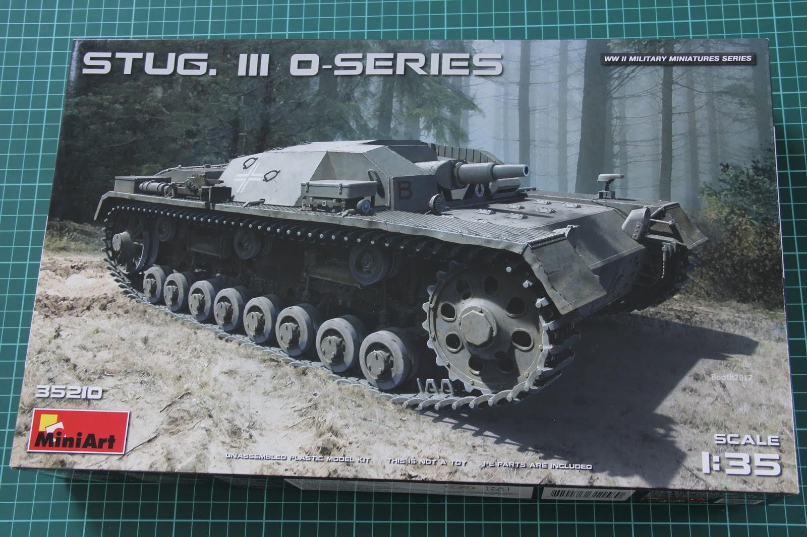 Miniart 1/35 STUG.III 0-Series (35210) - DetailScaleView