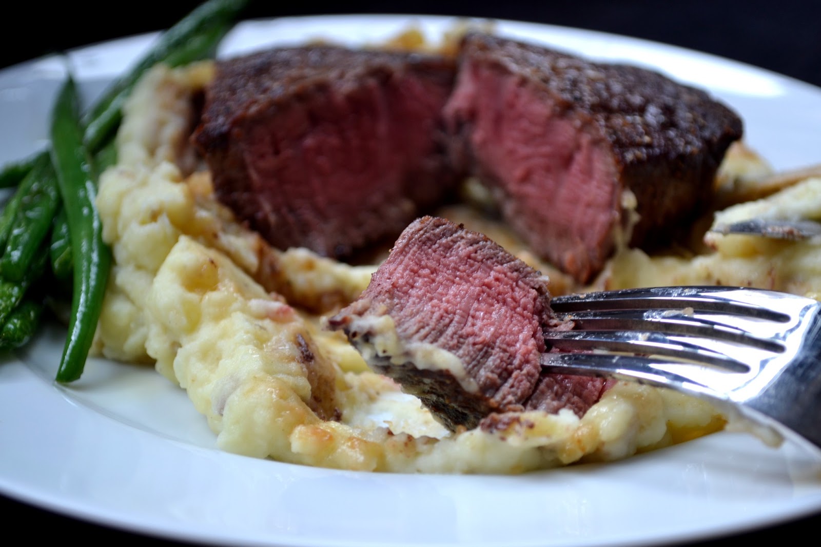 Hardly Housewives: How to Make the Perfect Filet Mignon