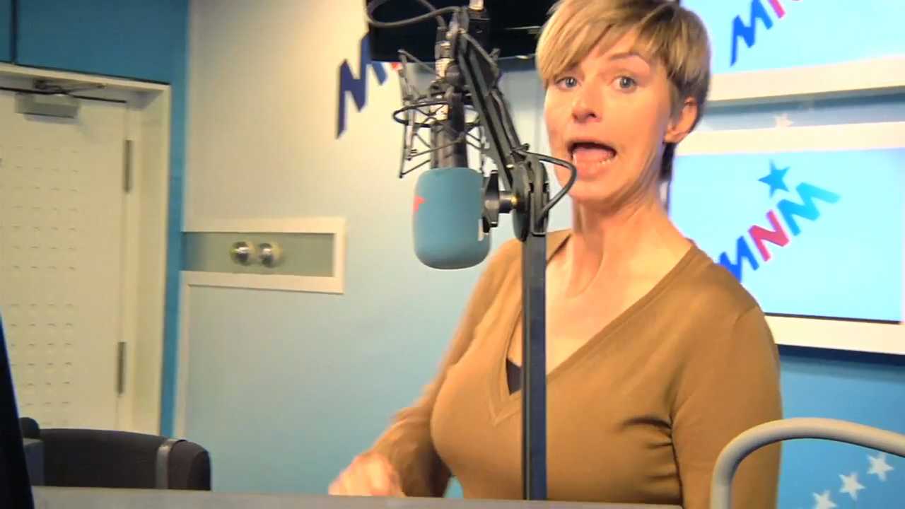 Sabine Hagedoren filmpjes: Weervrouw Sabine Hagedoren zingt voor Frank ...