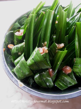 Thai Pandan Chicken 泰式班兰鸡