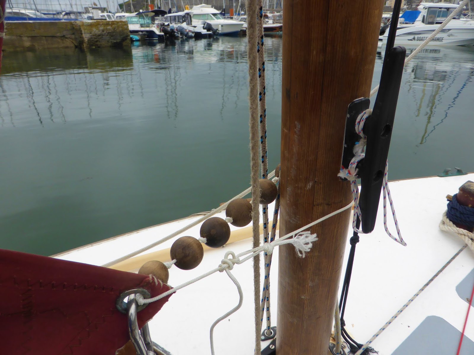 Arwen's meanderings: Dinghy cruising: reefing a standing lug sail and ...