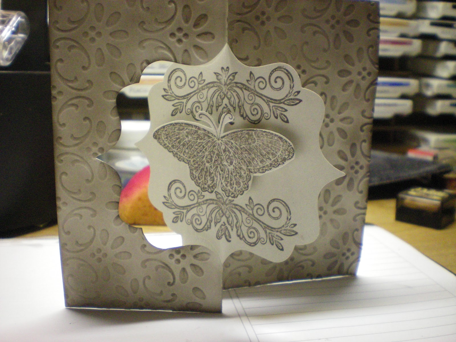 Creative Crafts by Elaine: Sizzix Fancy Frame Flip-its Card