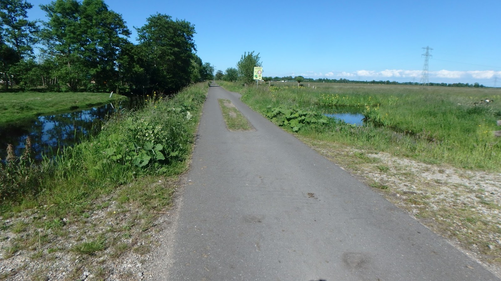 Geocache: In the fence pole