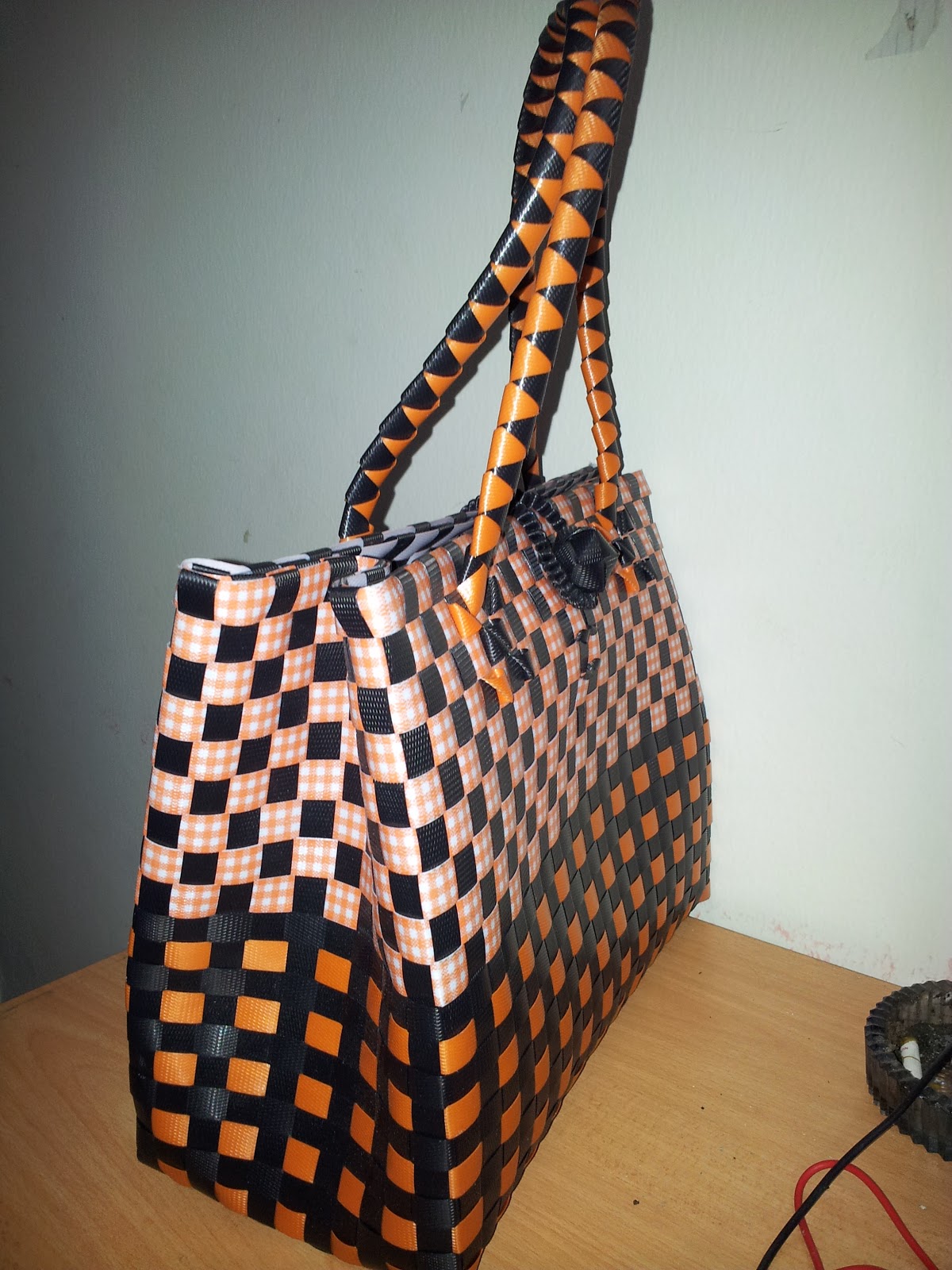 Kiosk Tanpa Nama: Bakul Anyaman Design Handbag