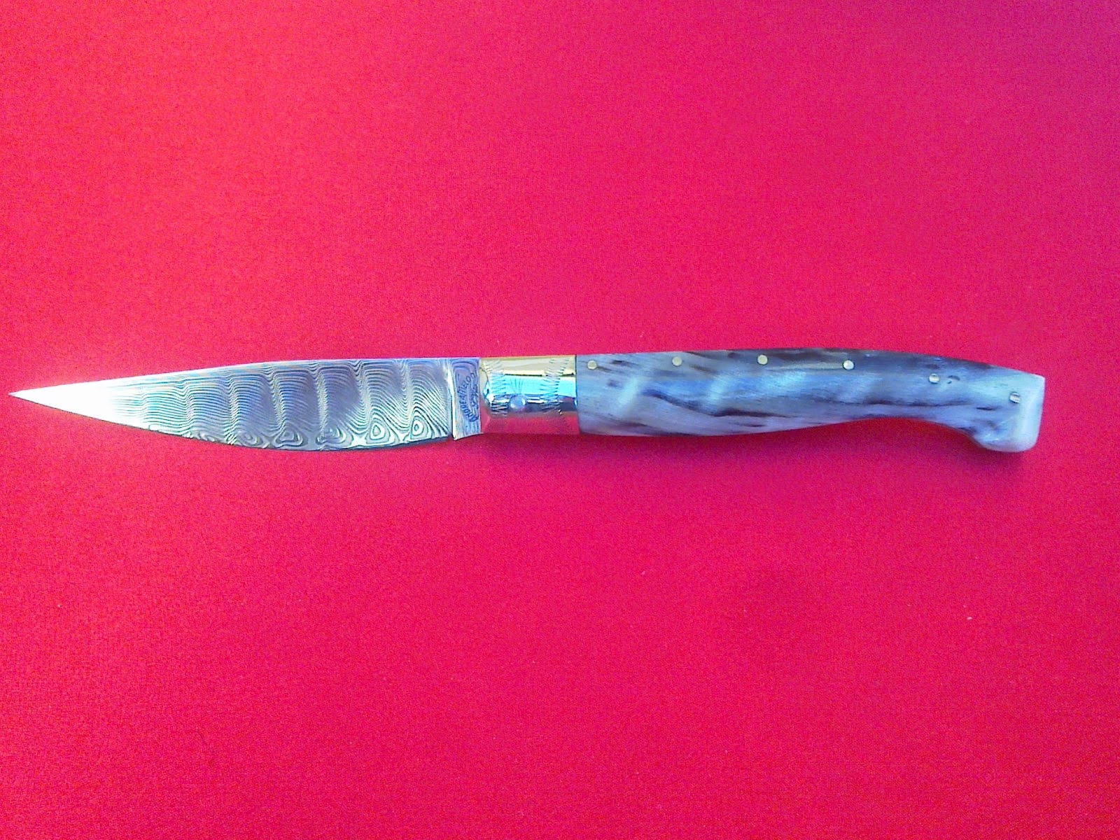 Armi usate web portal: Coltello di Pattada, noto come: Resolza.