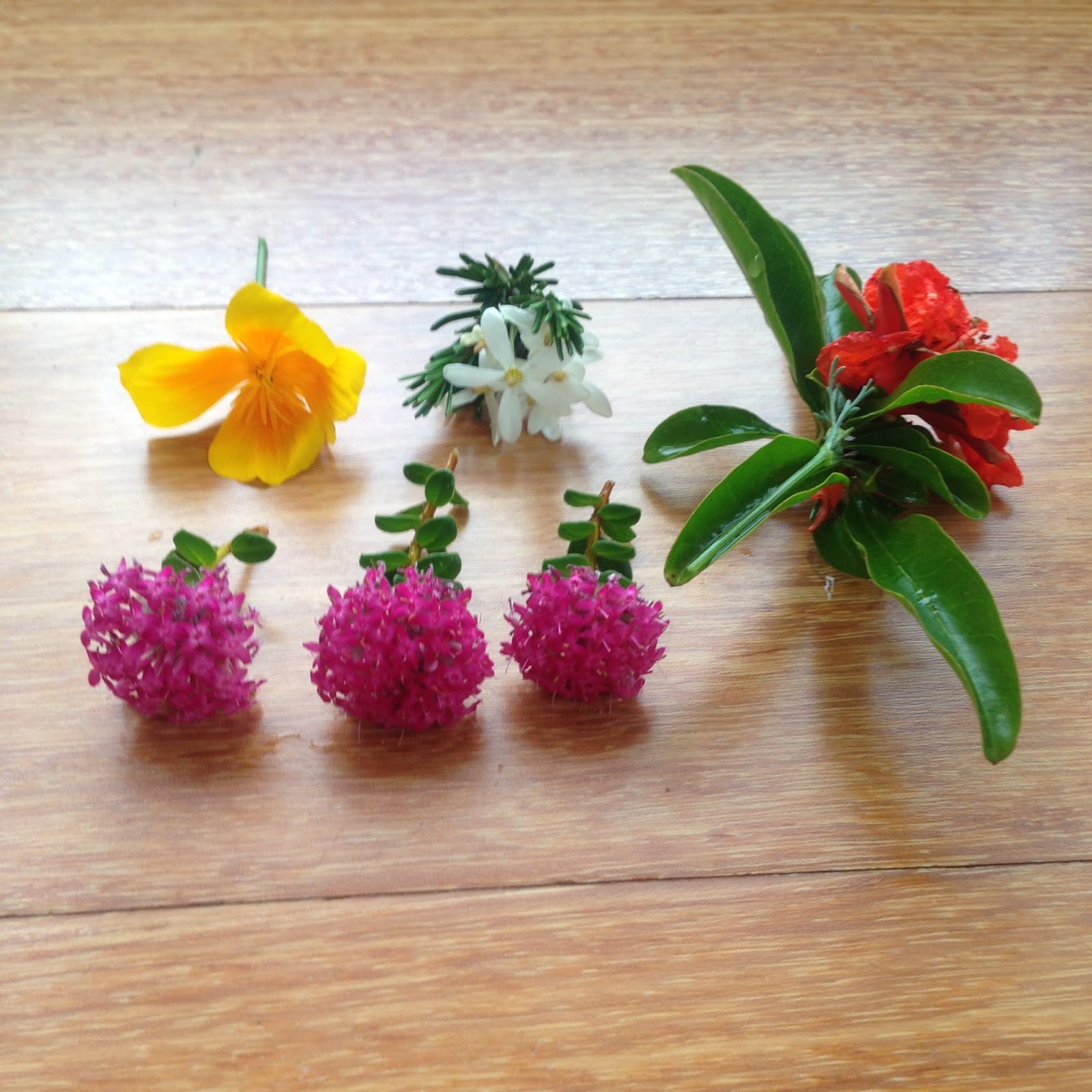 Nassae Ithilwen: DIY: Small Flower Arrangement