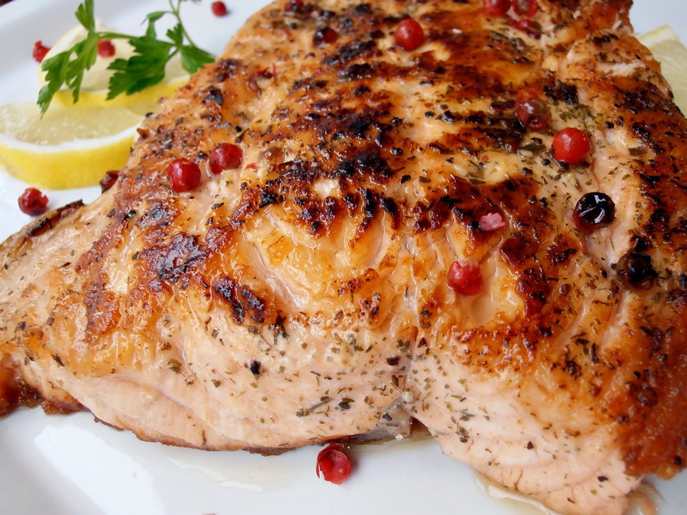 File de somon cu piper rosu si lamaie - CAIETUL CU RETETE