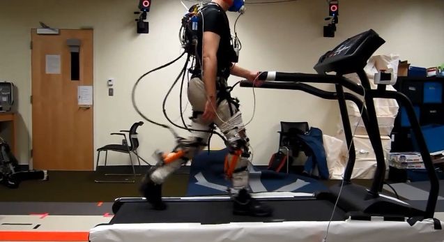 yo y mis circunstancias: Soft exosuit versus rigid exoskeletons