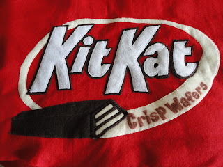 Rebecca's Round Up: A tasty costume! {Felt KitKat Halloween Costume}
