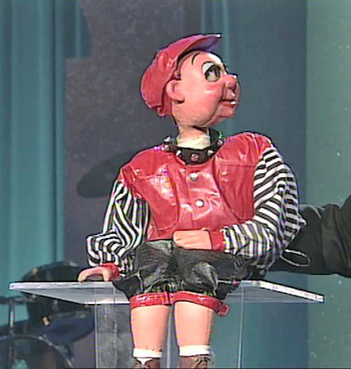 A TROCHE Y MOCHE (BLOGGING IN THE WIND): muñeco