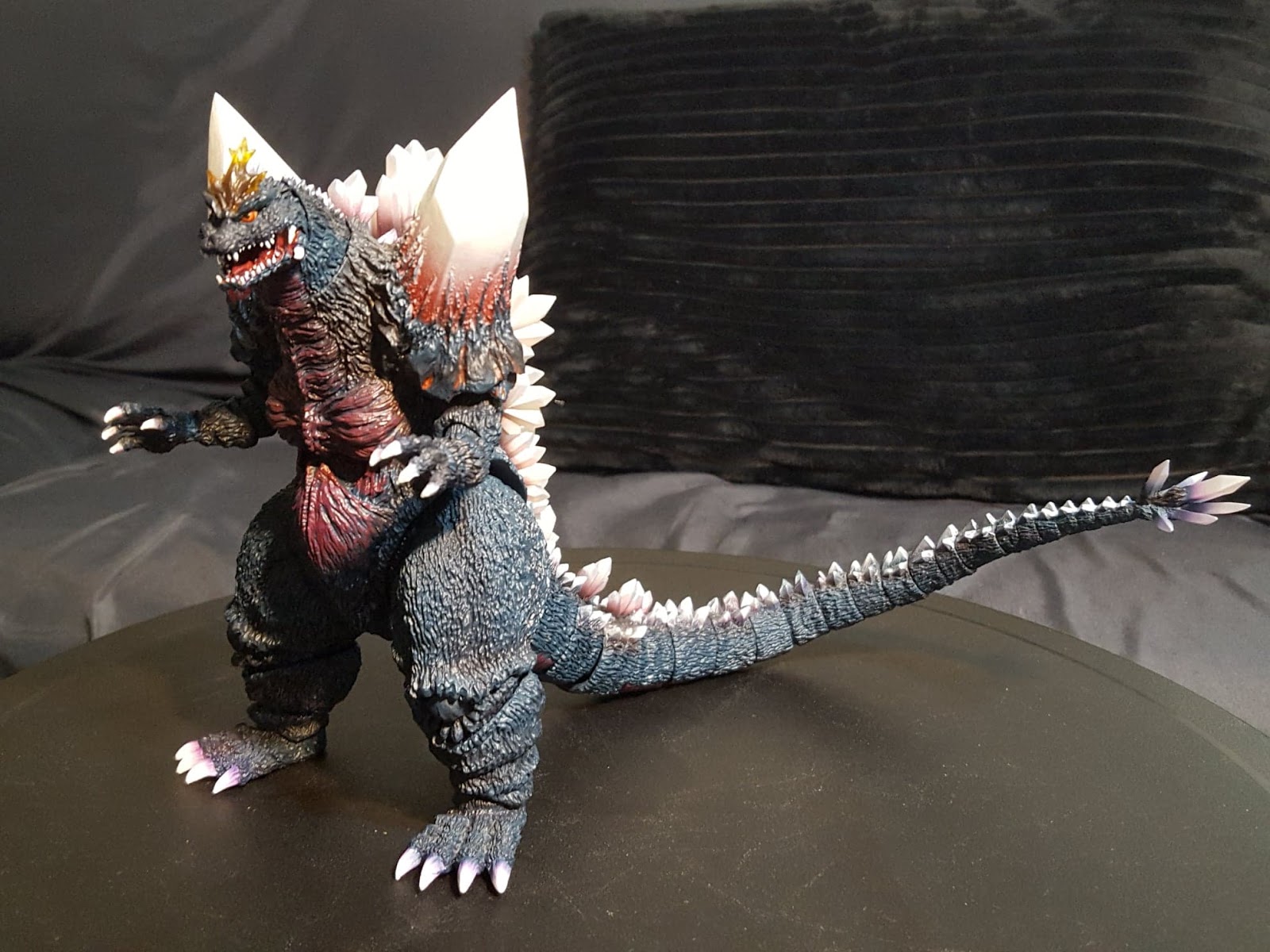 S.H. Monsterarts Space Godzilla