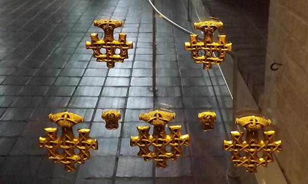 The Lost Fort: Shiny Things from Viking Times - The Gold Treasure of ...