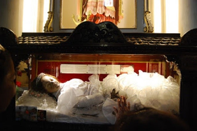 El cadáver de una santa de 300 años abre los ojos / Grandes enigmas y ...