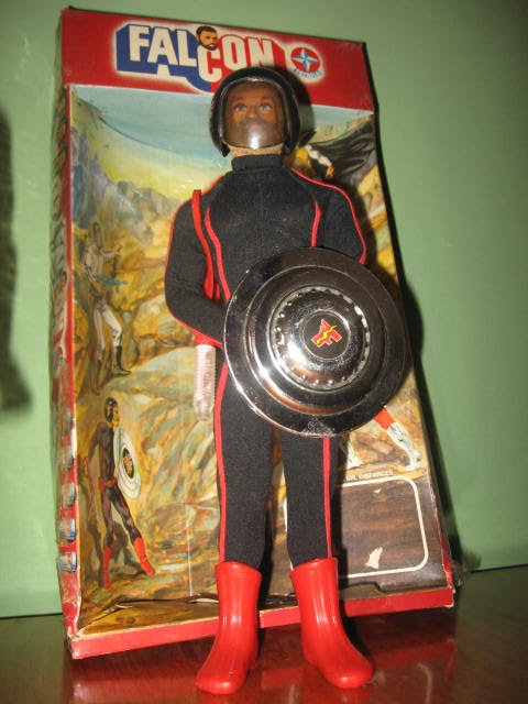 BONECO FALCON DA ESTRELA: COLEÇÃO PESSOAL FALCON ESTRELA