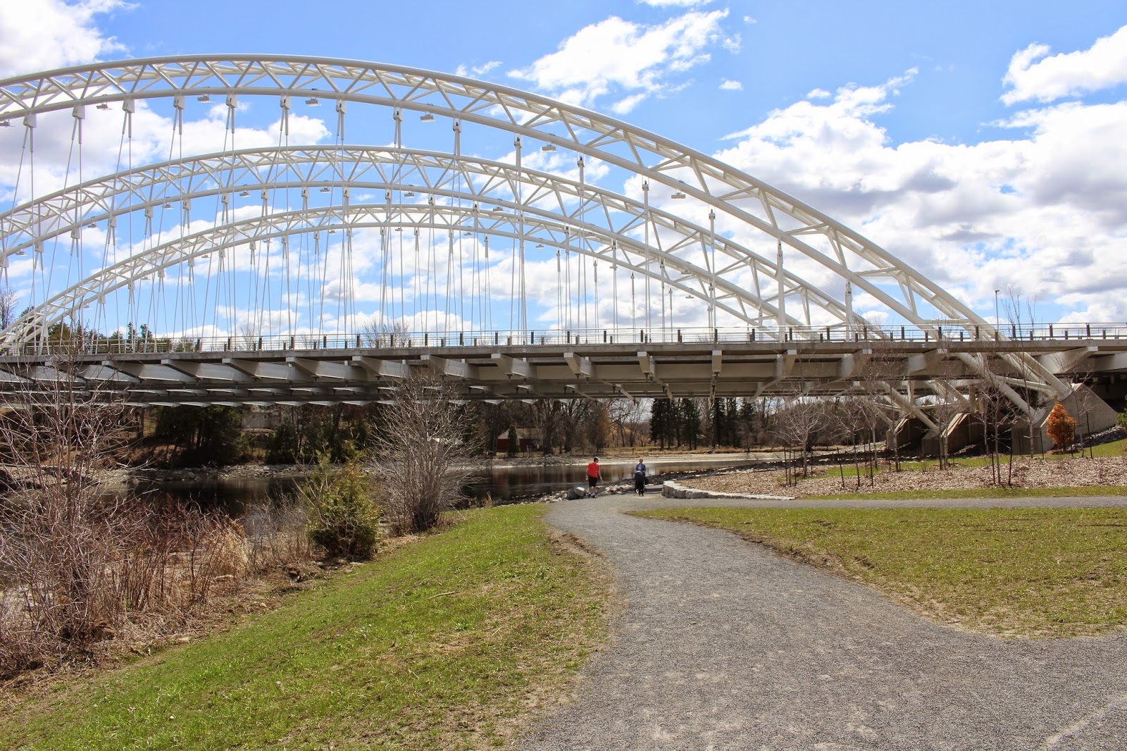 Memorials in Ottawa: Vimy Memorial Bridge