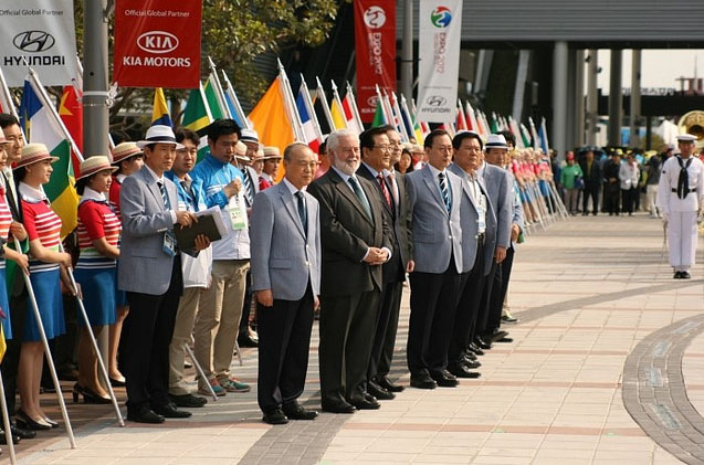 Yeony and Suny: The Official Declaration of the Yeosu Expo