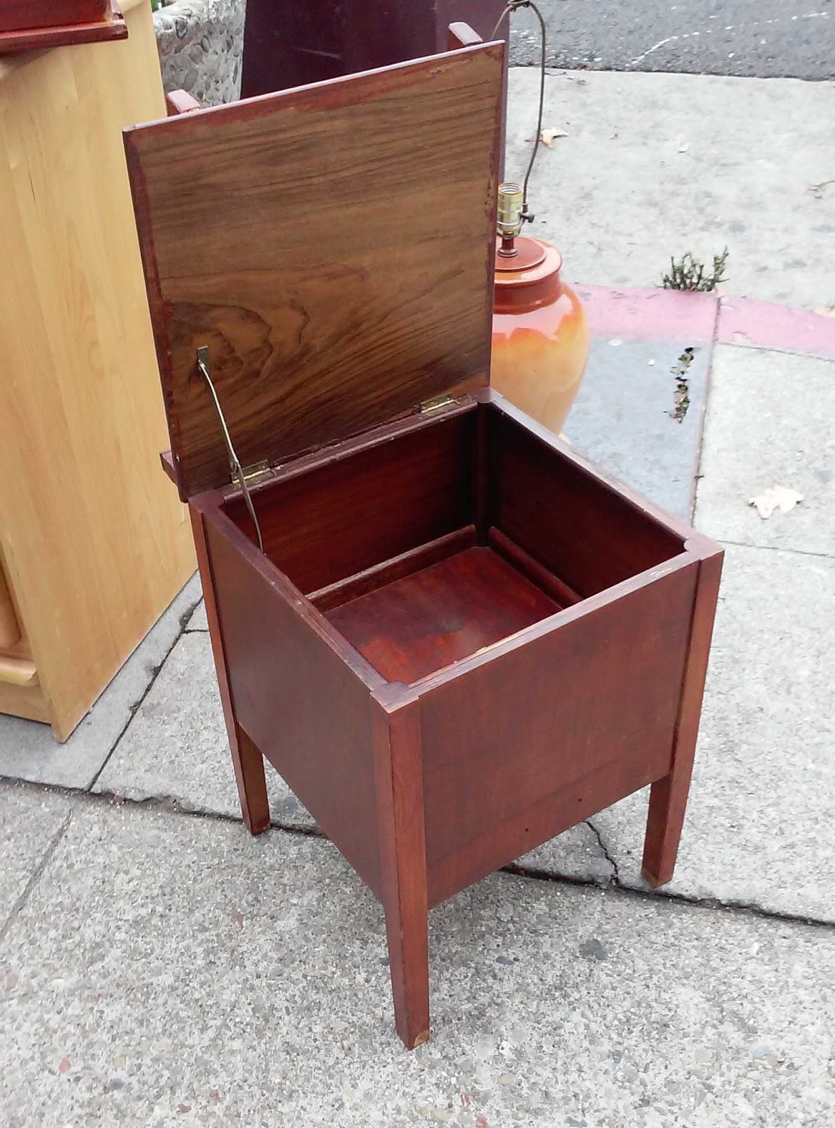 UHURU FURNITURE & COLLECTIBLES: SOLD Vintage End Table Chest - $20