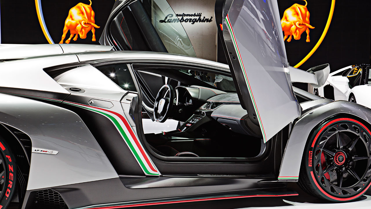 Lamborghini Veneno - a tribute to the 50th anniversary of Automobili ...
