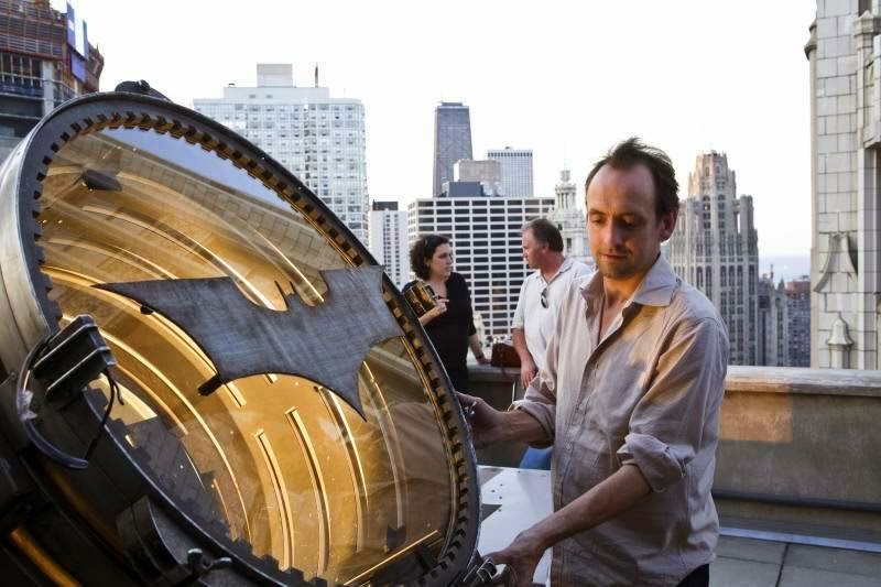 SNEAK PEEK : "Batman v Superman: Dawn Of Justice" - The 'Bat-Signal'