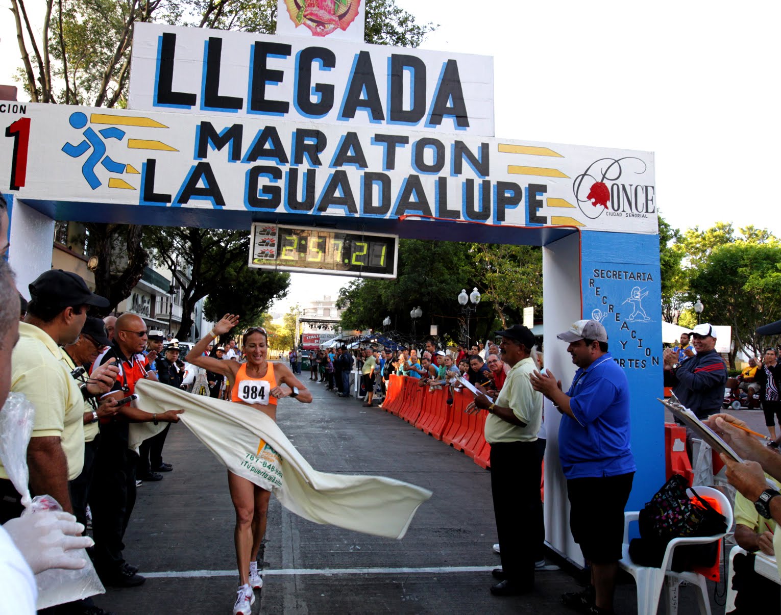 NOTICIAS SUR P.R.: BAJA EL TELÓN EN EL MARATÓN LA GUADALUPE 2011