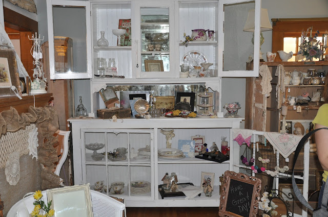 Counting Your Blessings: Spring Vintage Market Photos