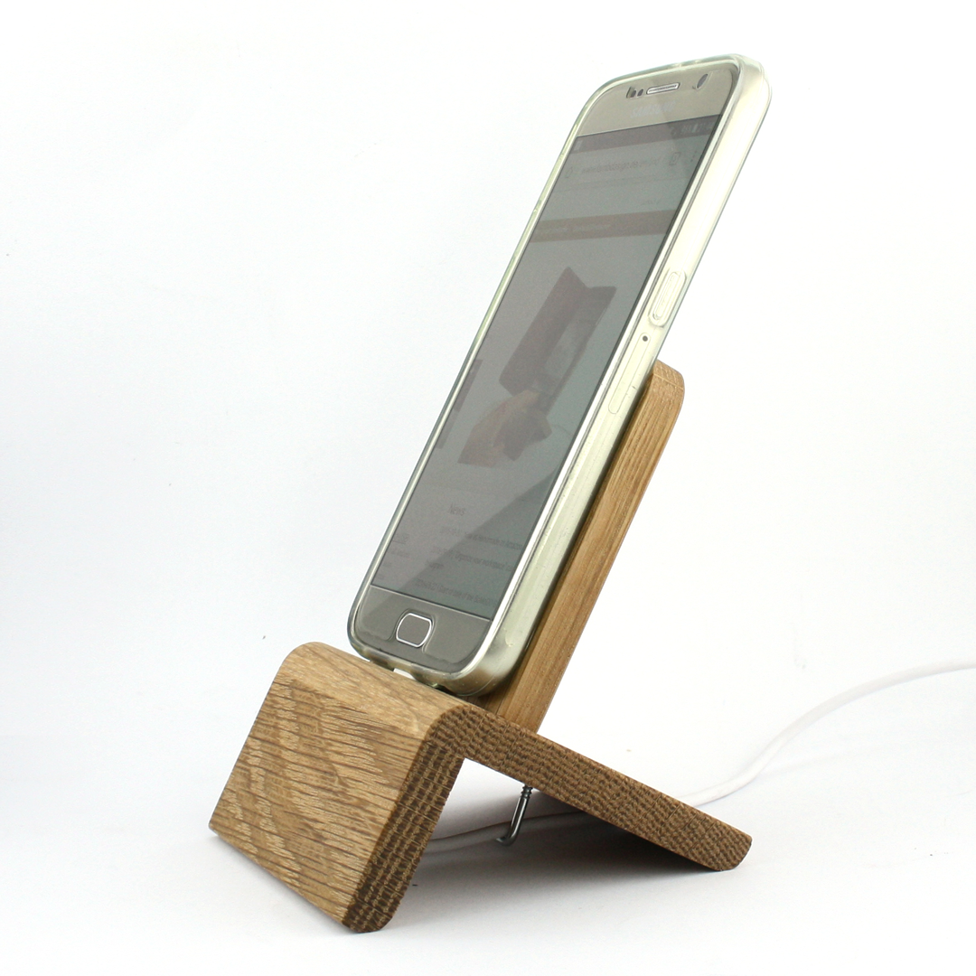 Lambda Wooden Handmade Smartphone Dock - Tech News 24h