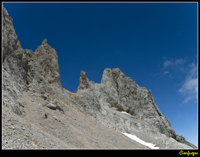 Caleyando con Cienfuegos: Collada Bonita por el Valle de las Moñetas