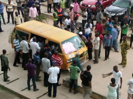 Danfo Bus Conductor Stabs Passenger On Stomach Over Defaced 100 Naira ...