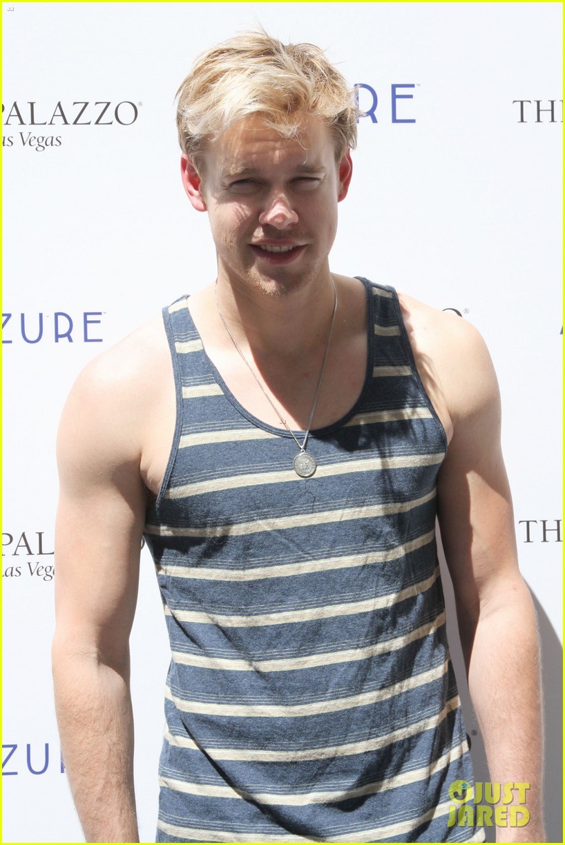 Hot Guys Sexy Shirtless Glees Chord Overstreet Exclusive Pics