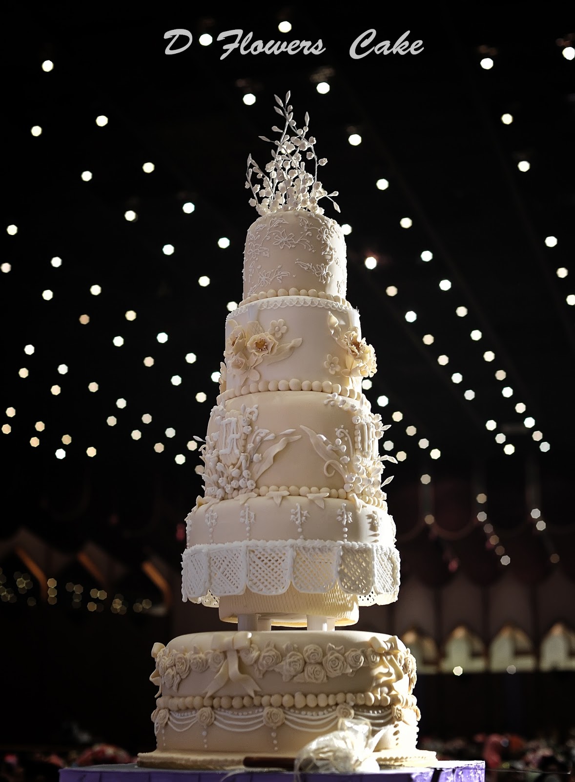 D'FLOWERS CAKE: KEK FONDANT BERTINGKAT