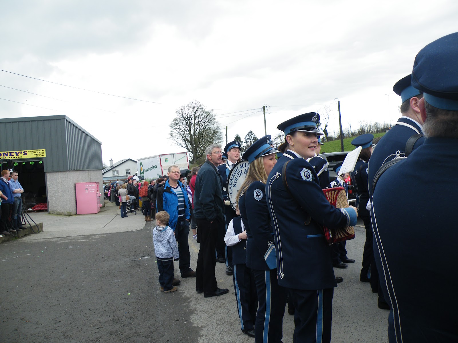 Oram News: St Patrick's Day parade in Oram. Left clik on pics to enlarge.