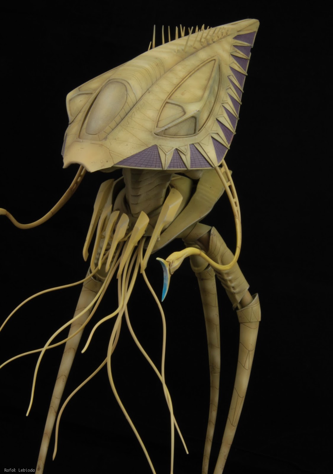 MODEL SECTOR: ALIEN TRIPOD ("War of the Worlds")